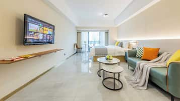 Quarto casal superluxo | Escrivaninha, cortinas blackout, quartos à prova de som