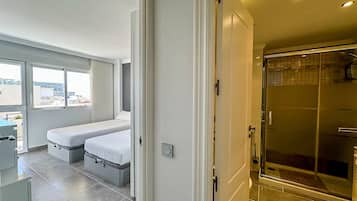 Apartamento | Casa de banho | Um secador de cabelo
