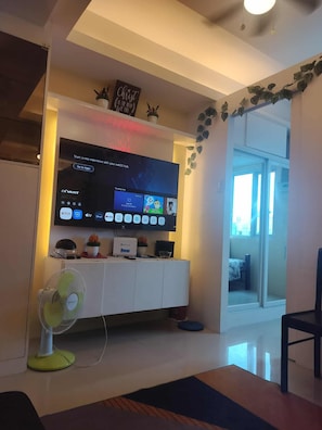 Apartamento em Condomínio Fechado, 1 quarto, acessível, piscina privativa | Sala