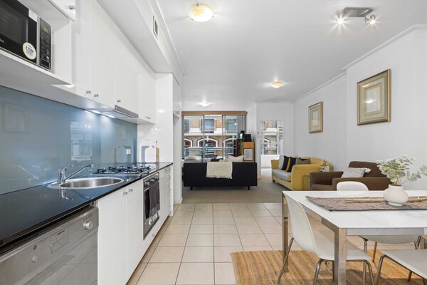 Spacious & Comfy Apt For 6 Next To Darling Harbour - Surry Hills
