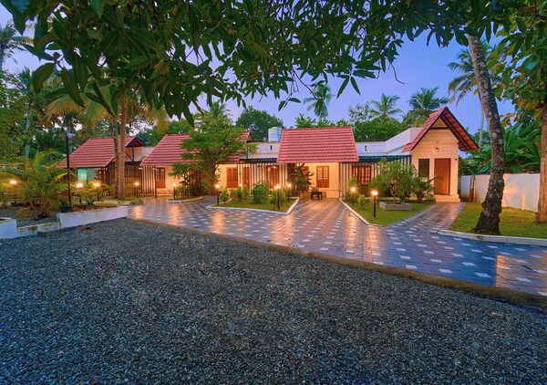 Sarang Resort Varkala By Voye Homes - Varkala