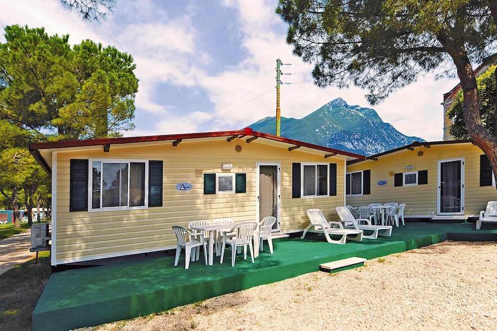Mobile Home At Camping Toscolano In Toscolano Maderno - Toscolano-Maderno