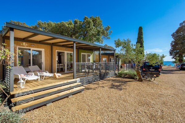 Mobile Home Pag Near Pebble Beach & Pools - Novalja