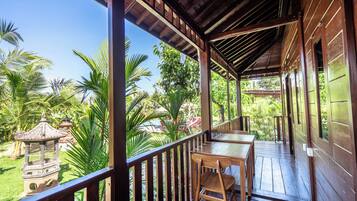 Quarto Duplo ou Twin Familiar, varanda, vista para o jardim | Terraço/pátio interior