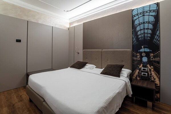 Hotel Mythos - Milan