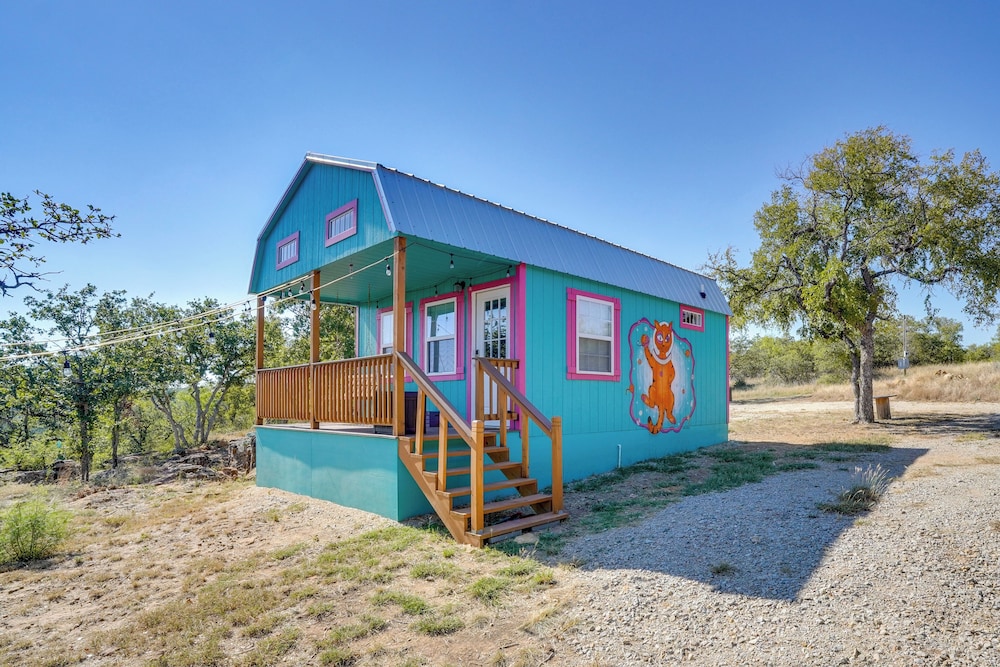 'Galactikitty' - Quirky Cabin Near Lake Brownwood! - Lake Brownwood, TX
