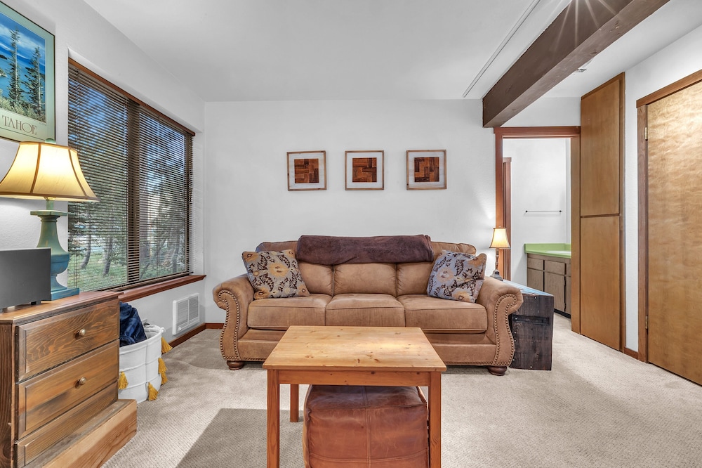 Cozy Condo With Fireplace - Tamarack #3 1 Bedroom Condo By Bear Valley Vacation Rentals - Bear Valley, CA