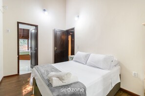 Villa | 3 quartos, secretária 