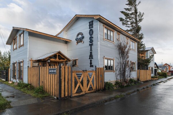 Hostal Lago Cóndor - Puerto Natales