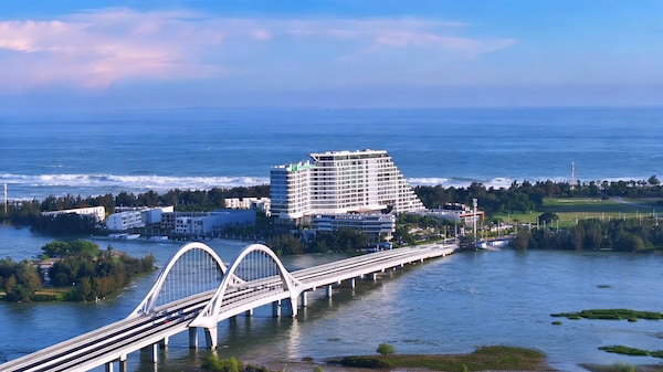 Holiday Inn Beihai Silver Beach By Ihg - Beihai