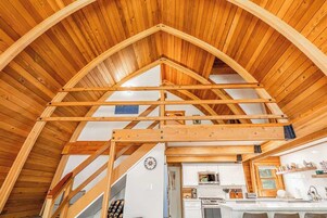 Cabine, várias camas, banheira de hidromassagem grande, vista para a montanha (Canoe Cabin) | Cozinha privada