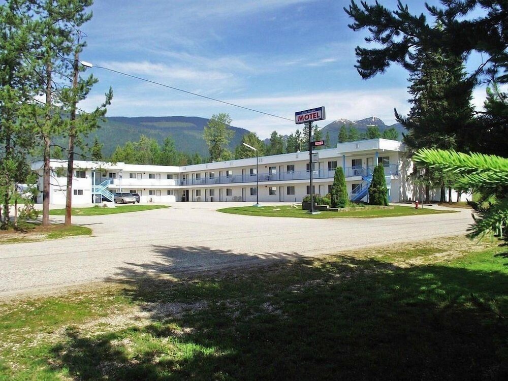 Blue River Motel - British Columbia