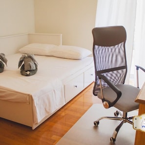 Apartamento | 2 quartos, escrivaninha