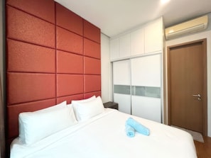 Apartamento Superior, 3 quartos, cozinha, Vista para a cidade | Secretária, secretária adequada para computadores portáteis