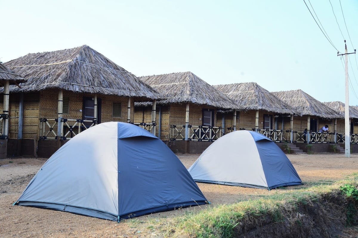 Tenda | Wi-fi grátis, roupa de cama fornecida