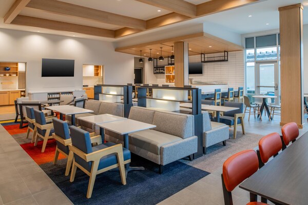 Hyatt House Fresno Campus Pointe - Clovis, CA