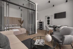 Suíte, vista para a cidade | Individualmente decorados, ferros/tábuas de passar roupa