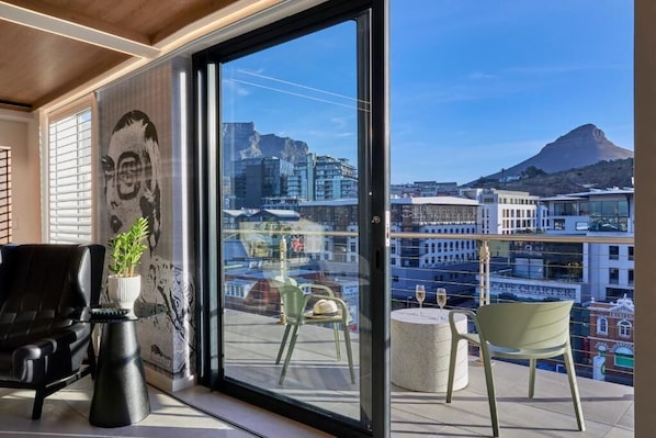 Cobertura, 4 quartos, sacada | Terraço/pátio