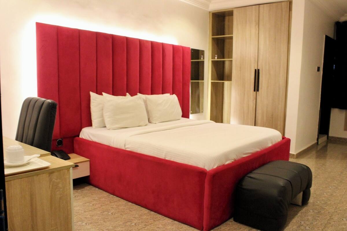 1 Bedroom Suite | Lençóis de algodão egípcio, roupa de alta qualidade, secretária