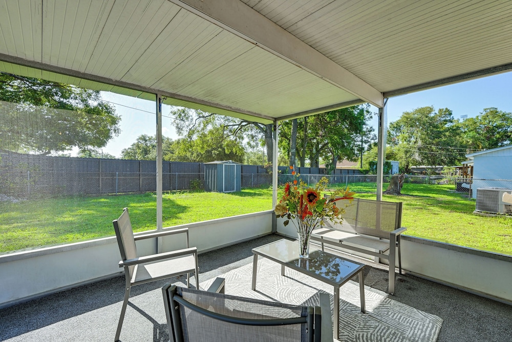 7 Mi To Busch Gardens: Tampa Gem W/ Yard! - Tampa, FL