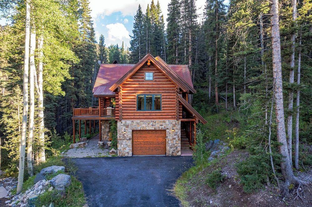 Stunning Views! Ski-in/out Mountain Village Cabin - Telluride, CO