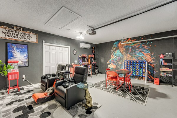 Hot Tub & Movie Theater: Family Oasis In Kissimmee - St. Cloud, FL