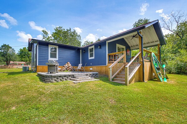 Lake Hamilton Retreat W/ Kayaks & Spacious Yard! - Hot Springs, AR