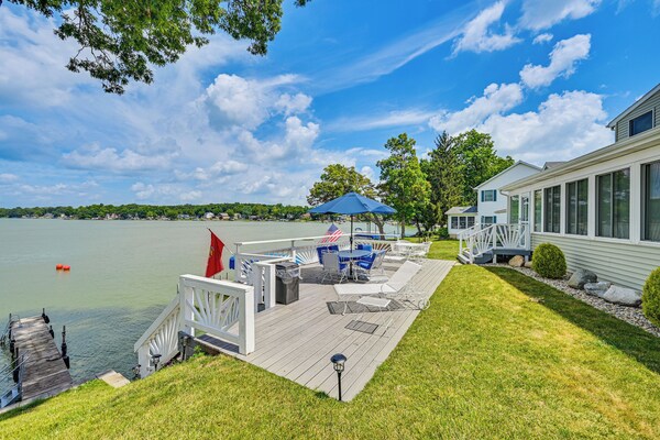 Indoor Hot Tub: Large Family Haven On Sylvan Lake - Chain O’ Lakes State Park, Albion