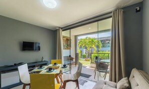 Apartamento básico | Área de estar | Smart TV 32 polegadas com canais digitais