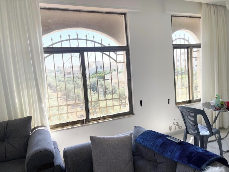 Al Bnyat Hurrya Street , 3-bedroom Apartment In Amman - Amã