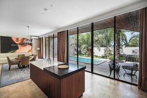Infinity Villa 2BR with Private Pool | Vista do quarto