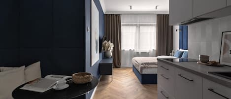 Apartamento | Individualmente decorados, cortinas blackout