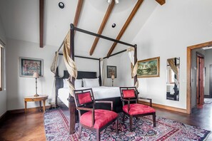 Casa, várias camas, pátio, vista para o jardim (9996 US-290 - Combo) | 4 quartos, Wi-fi grátis