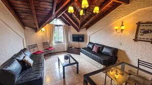 Dúplex | Sala de estar | Televisor 