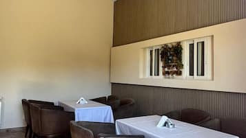 Pequeno-almoço inspirado na cozinha local diário (10 USD por pessoa)