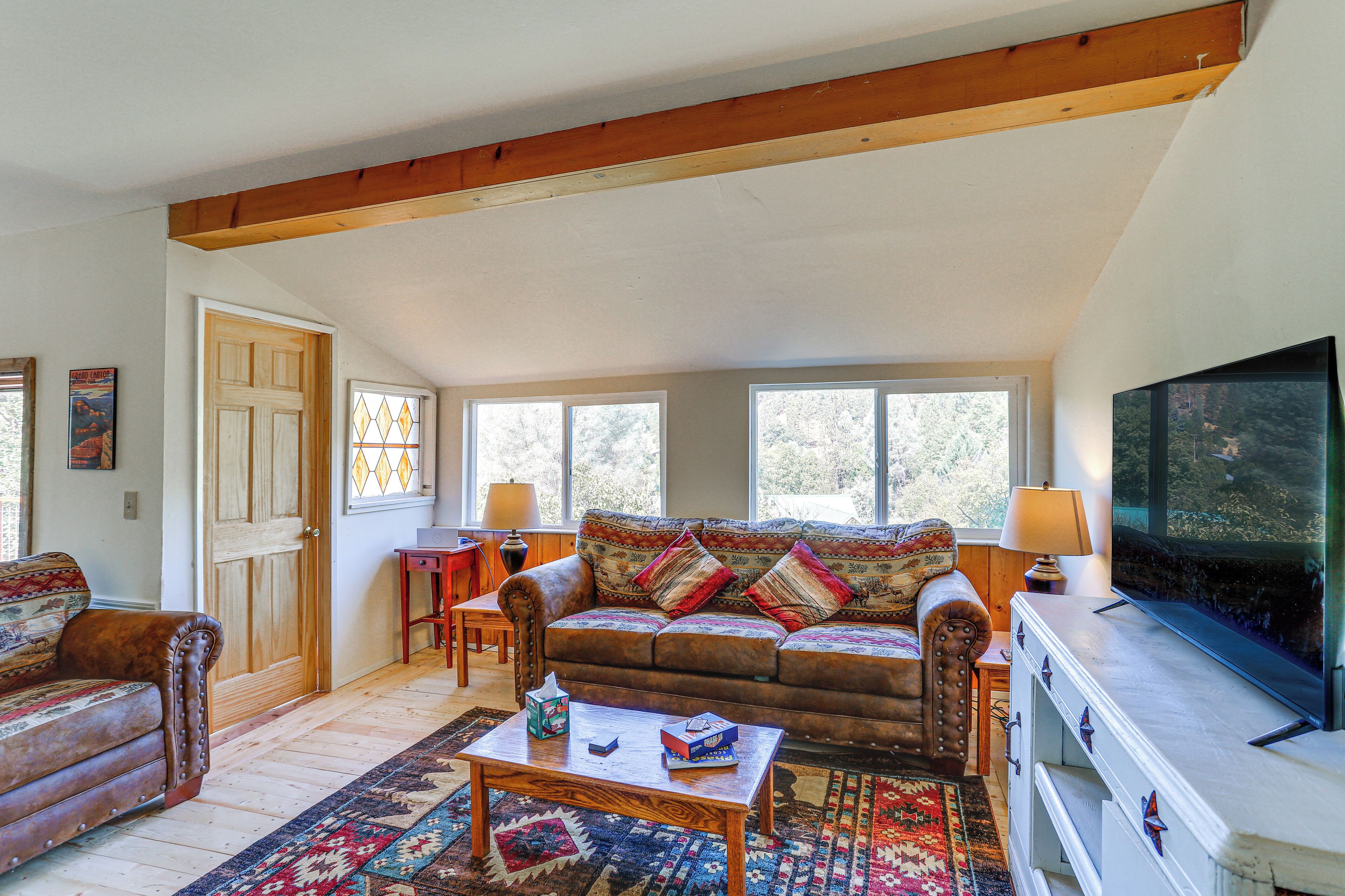 Updated Cabin In Lewiston Historical District! - Weaverville, CA