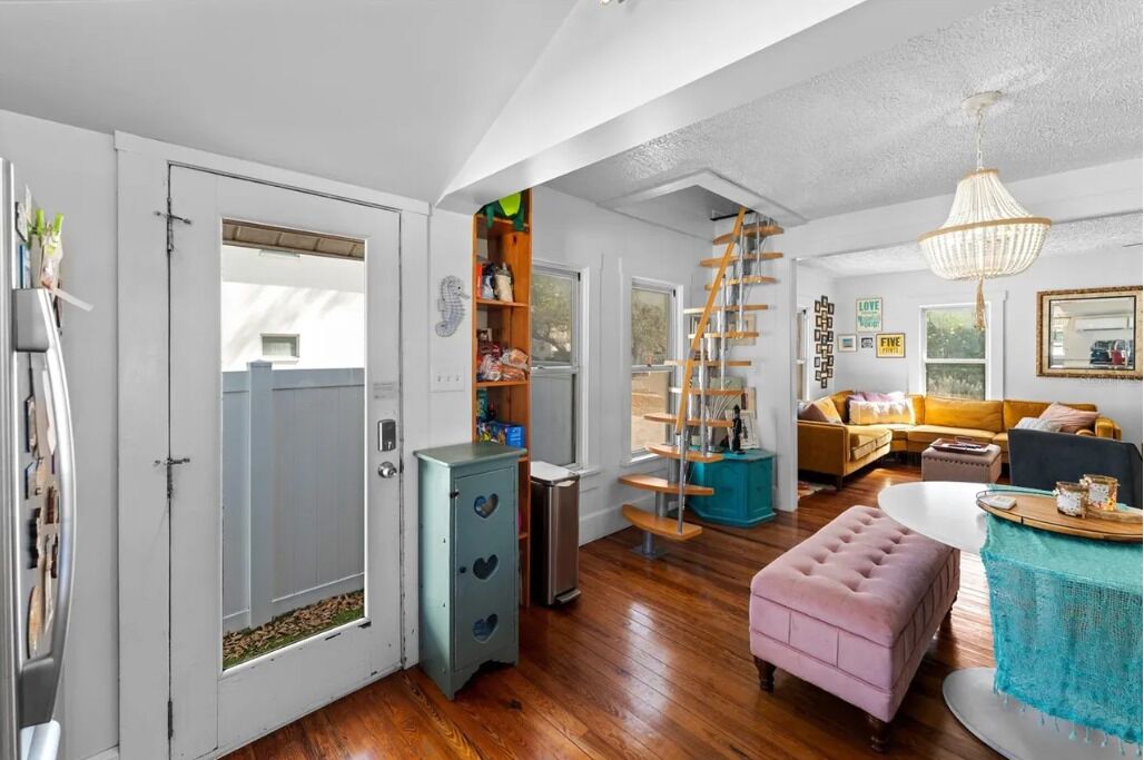 St Pete Oasis W/ Private Pool + Stunning Loft - Pet Friendly - Near Beach - Saint Petersburg, FL