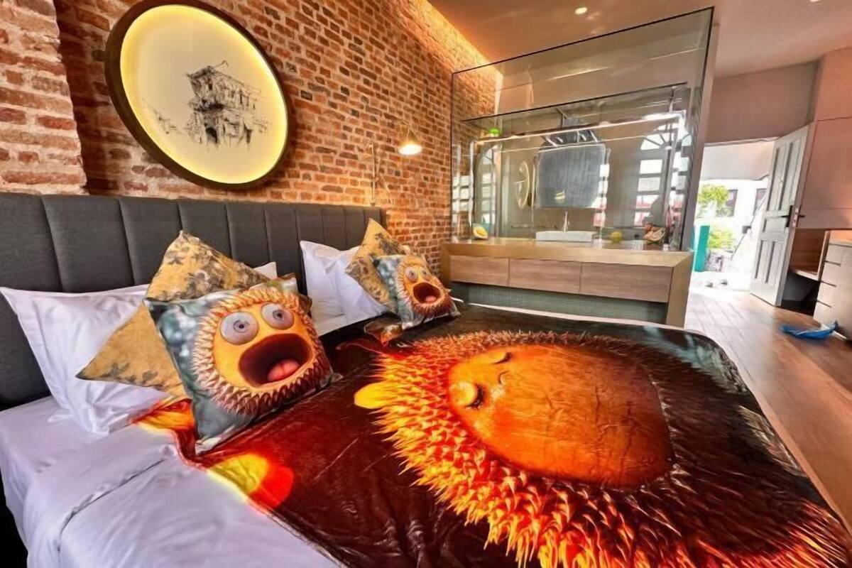 Cofre no quarto, secretária adequada para computadores portáteis