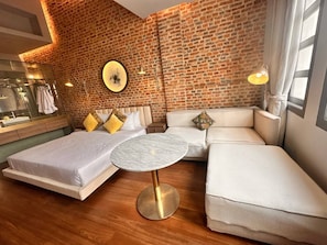 Quarto Deluxe | Cofre no quarto, secretária adequada para computadores portáteis