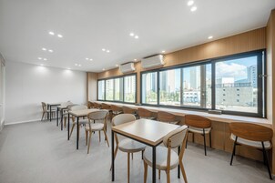 Café da manhã coreano grátis todos os dias