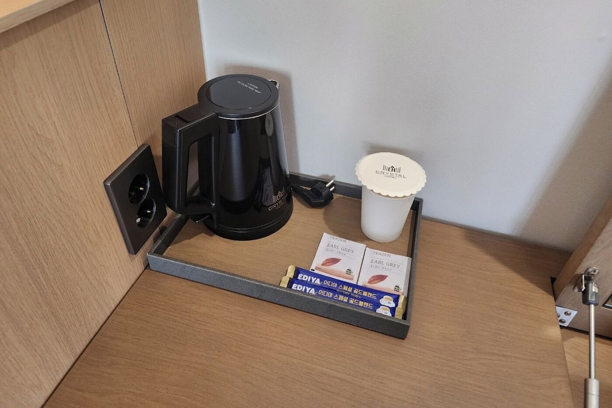 Quarto Triplo Deluxe | Roupa de alta qualidade, edredões de penas