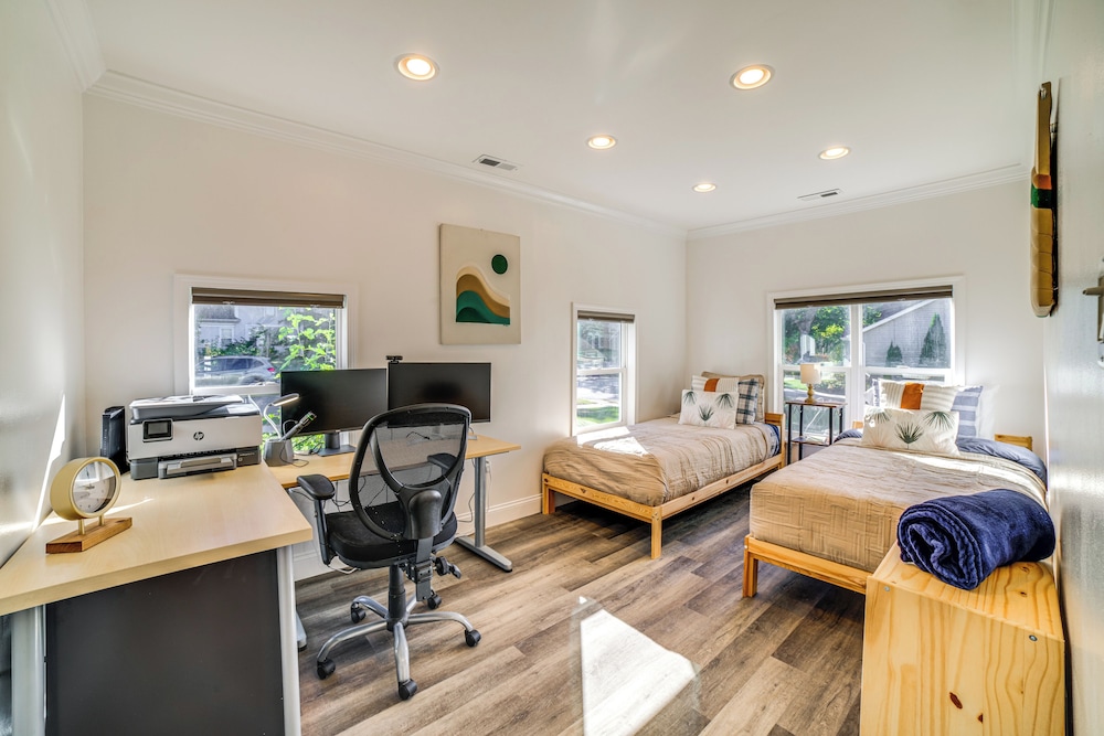 < 1 Mi To Dwtn: Valparaiso Family Home - Valparaiso, IN