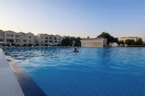 Apartamento, 2 quartos, acessível, varanda | Piscina | Piscina exterior