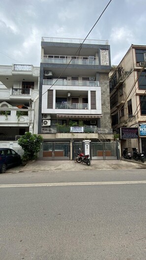 Fachada da propriedade