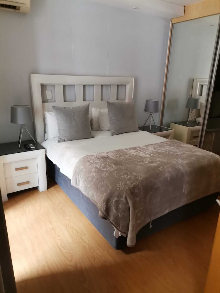 Glammys Suites At Hydro - Johannesburg