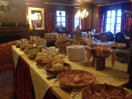Pequeno-almoço tipo buffet diário incluído 