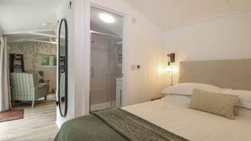 1 quarto, com decoração personalizada, com mobília individualizada