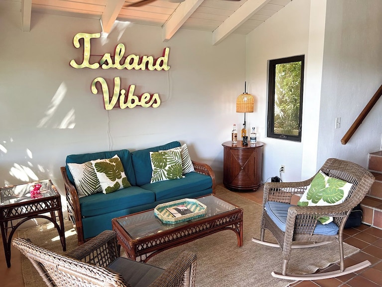 Charming Corner Condo With A/c, Stunning Water Views, And Gorgeous Sunsets! - Cruz Bay