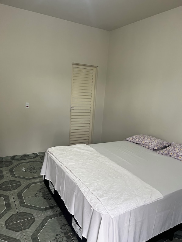 Quarto Clássico com Cama de Casal | Sala de estar