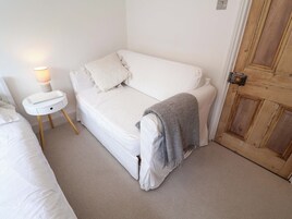 4 quartos, com decoração personalizada, com mobília individualizada 